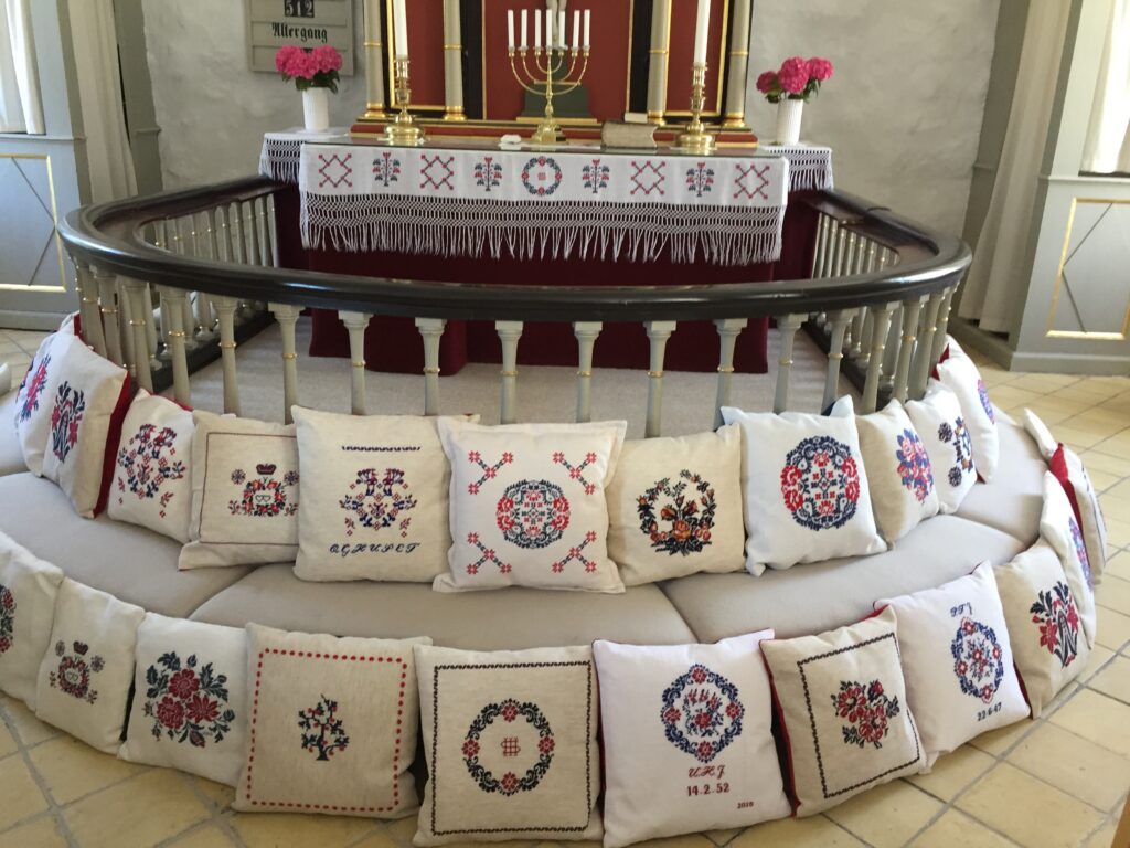 UDSTILLING LYØ BRODERIER